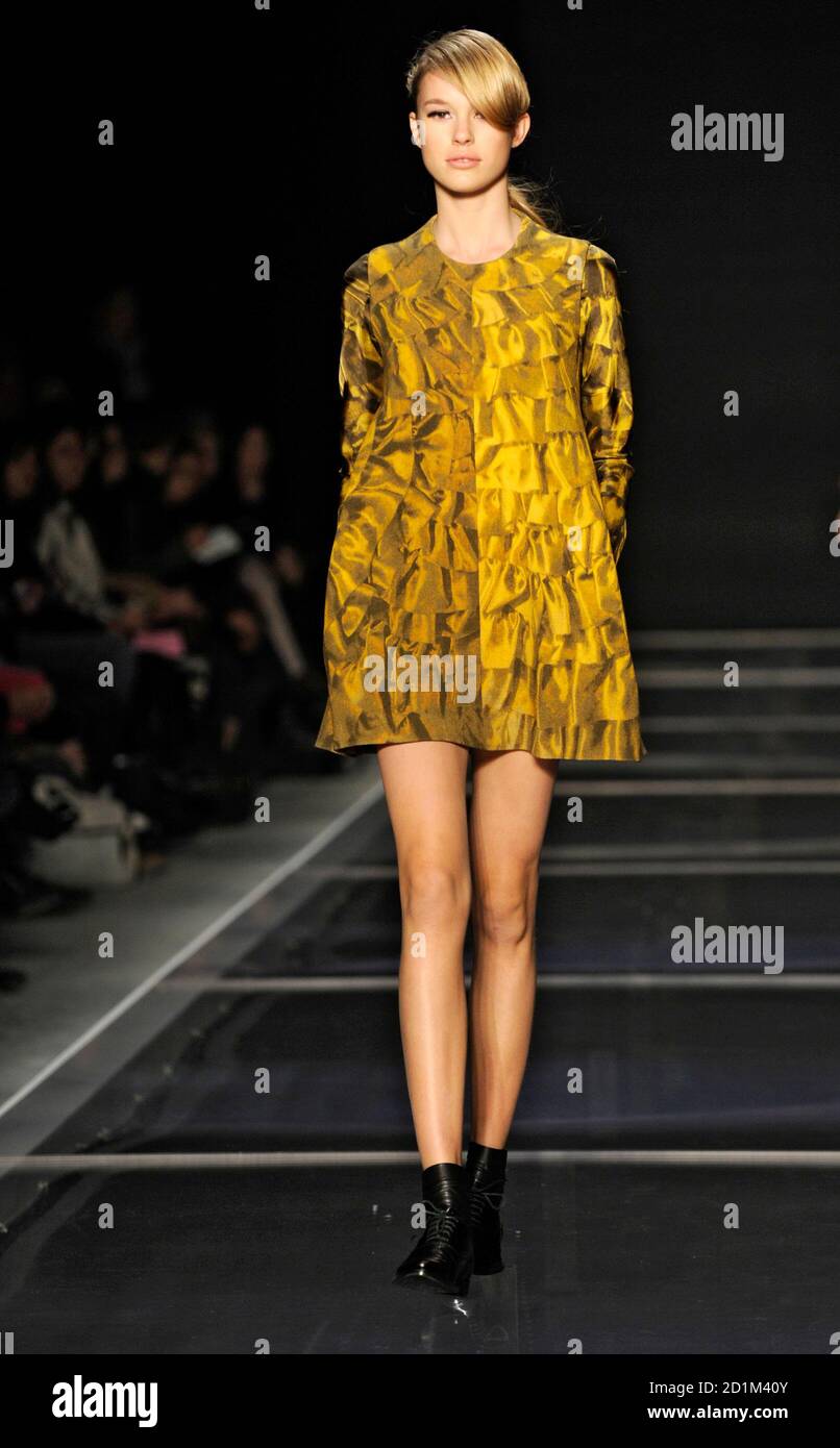 Cacharel paris ready wear model hi-res stock photography and images - Alamy