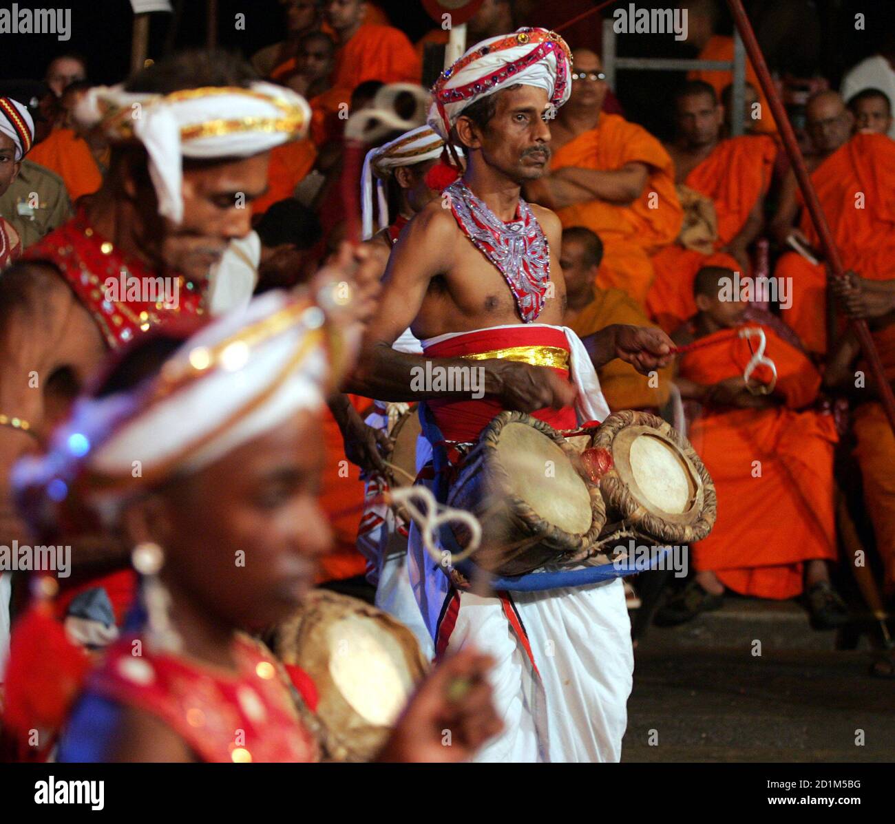 Kandyan drummers hi-res stock photography and images - Alamy