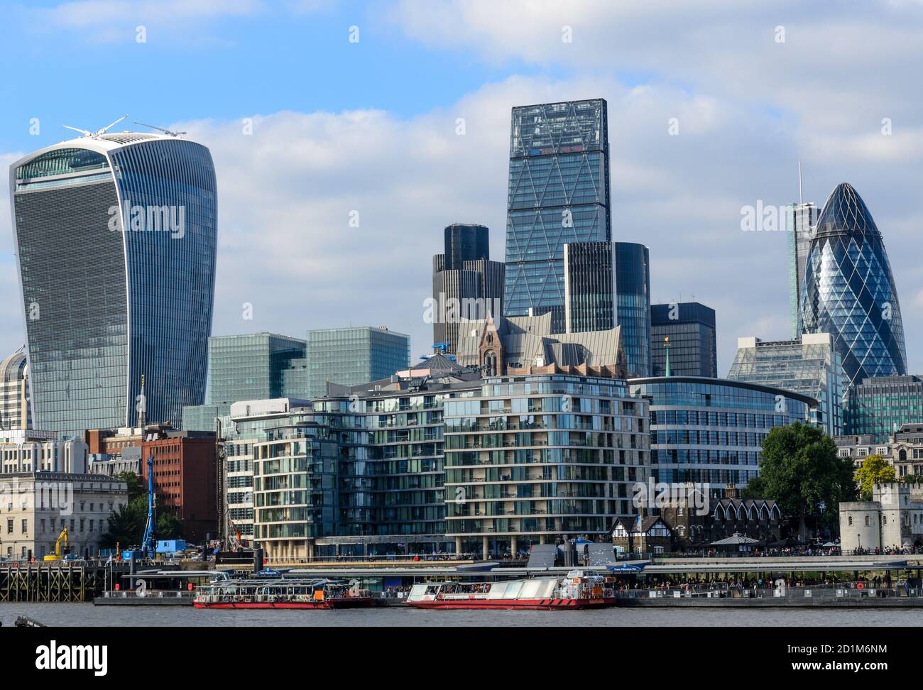 Global city skyline hi-res stock photography and images - Alamy