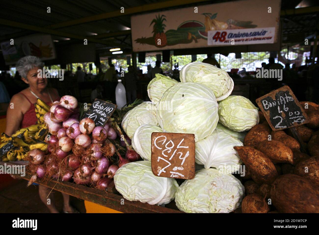 Cuban grocer hi-res stock photography and images - Alamy