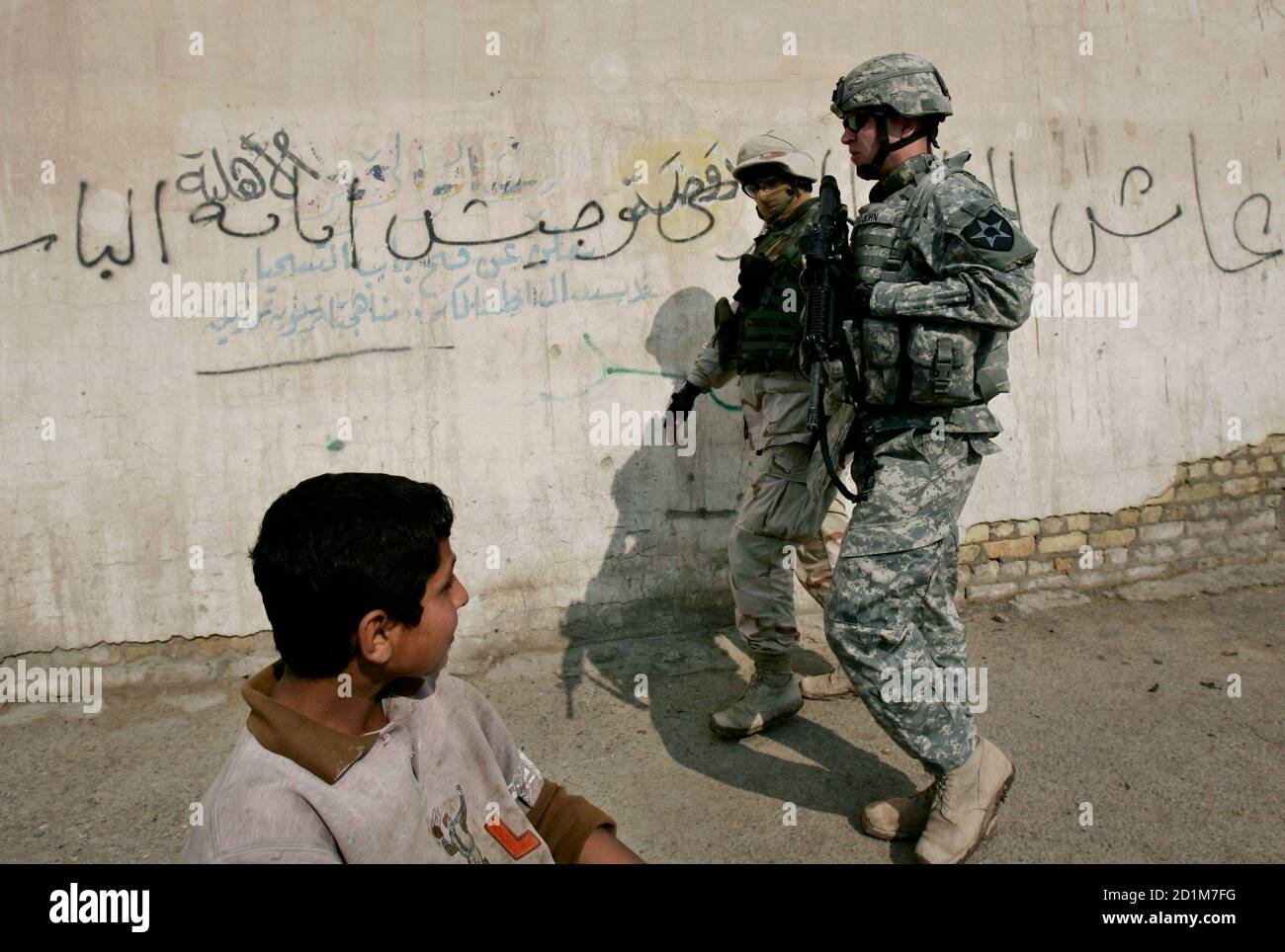Soldiers from 504th parachute infantry hi-res stock photography and ...