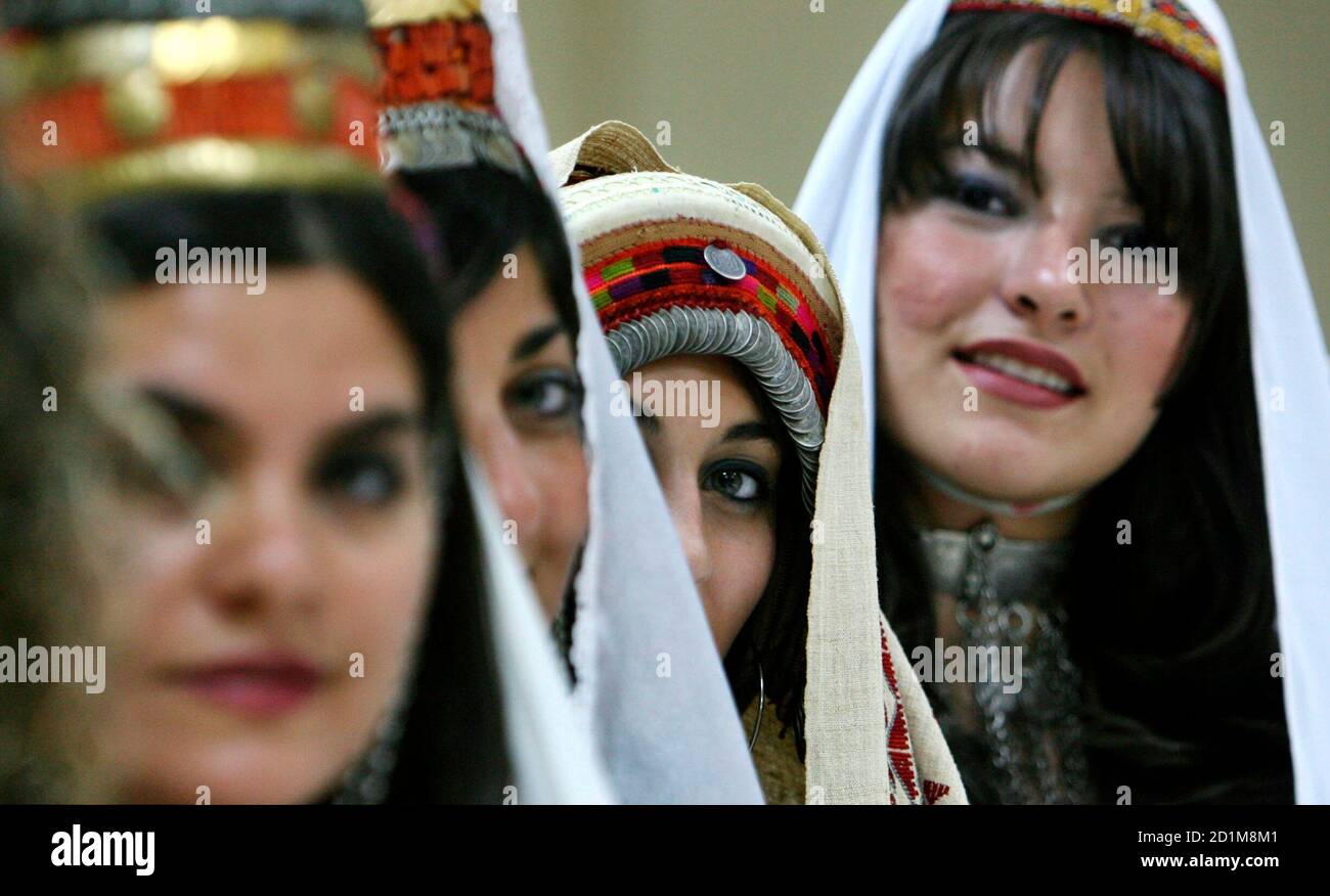 Palestinian Headdress High Resolution Stock Photography and Images - Alamy