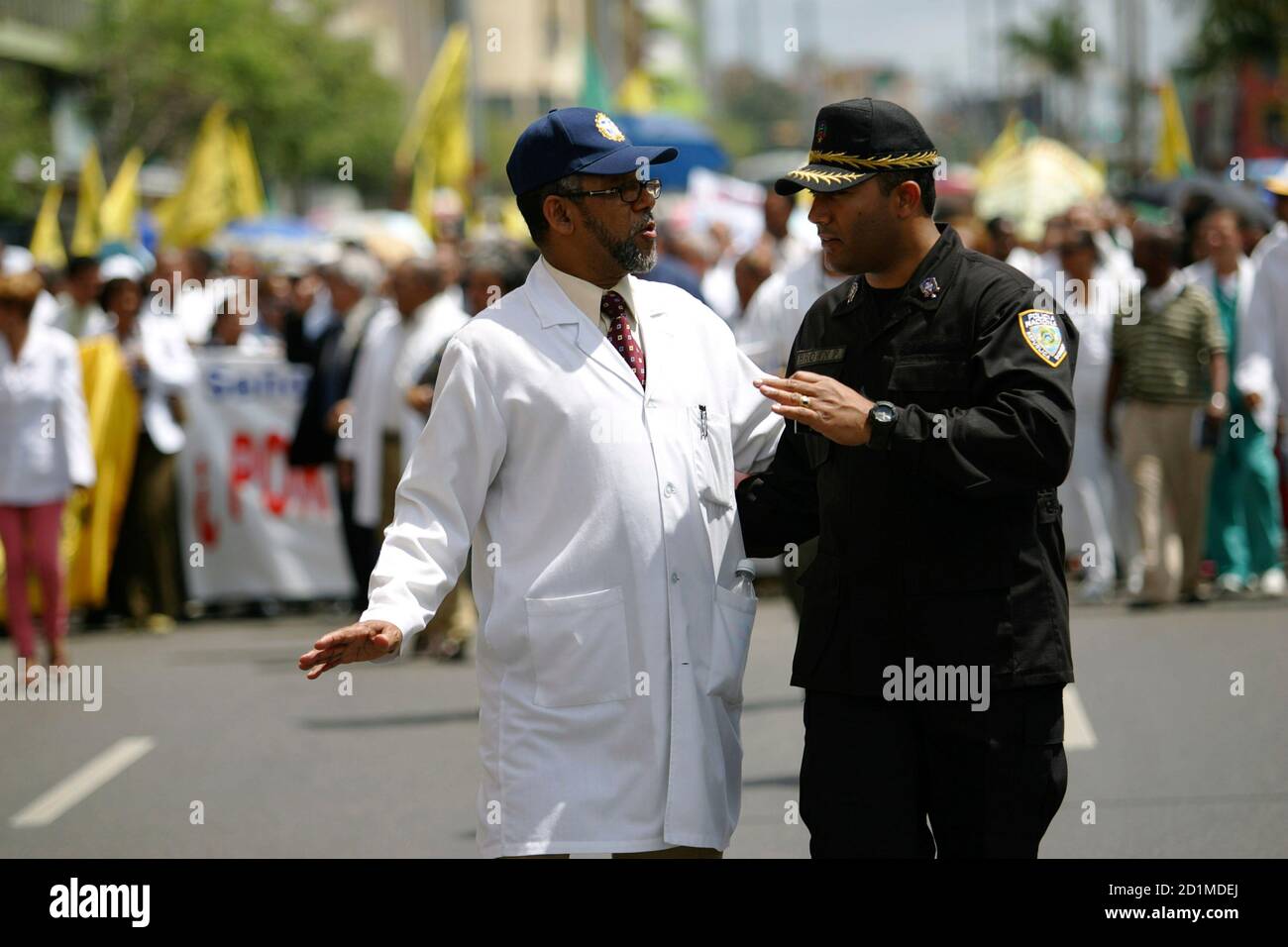 Doctor Police Officer High Resolution Stock Photography and Images - Alamy