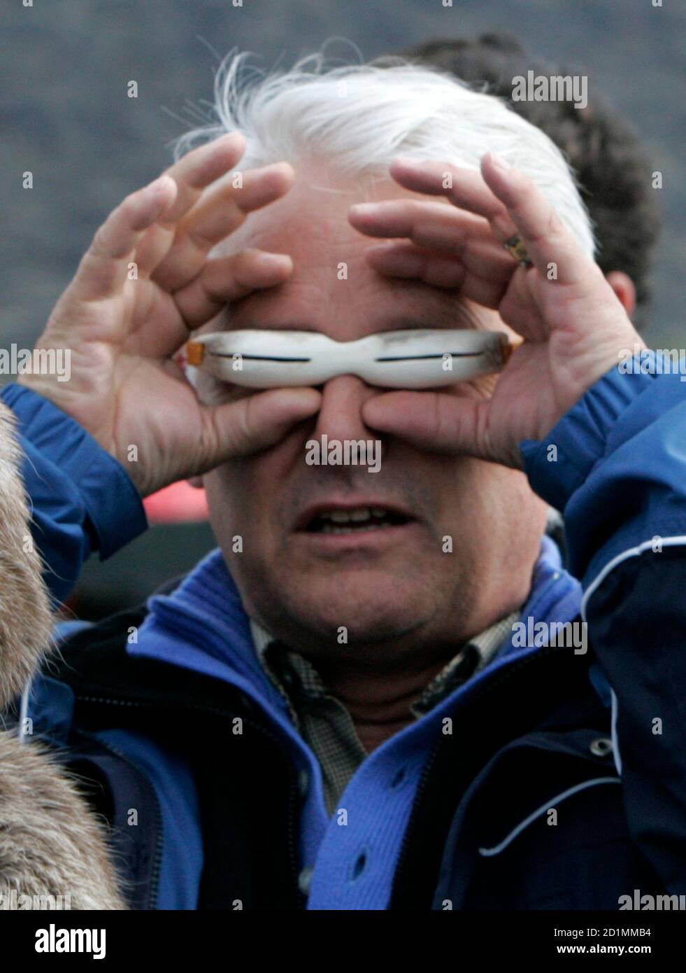 Inuit canada eyewear hi-res stock photography and images - Alamy