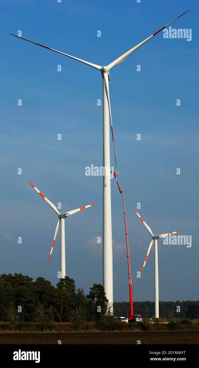 Wind turbine blade repair High Resolution Stock Photography and Images ...