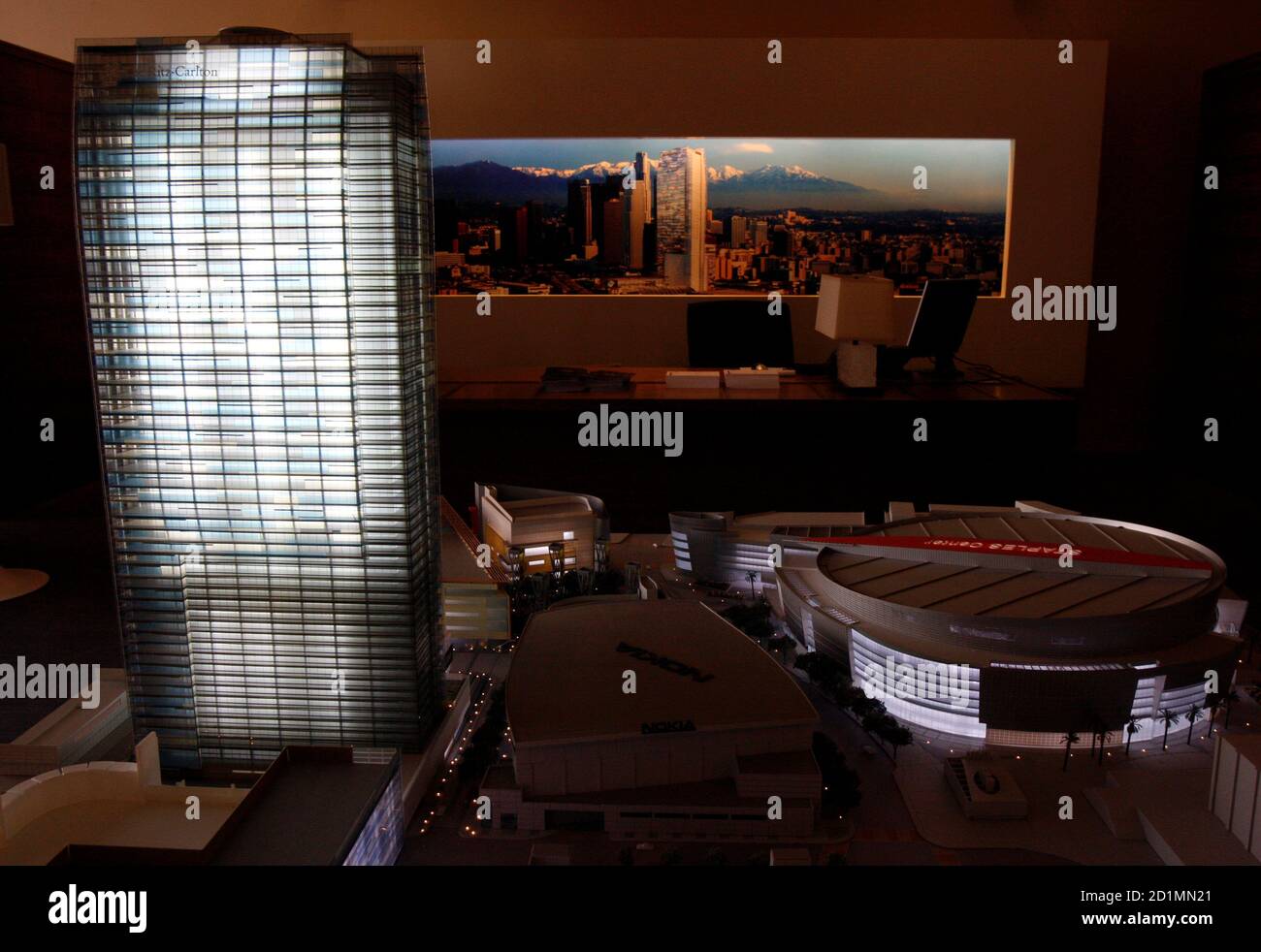 Los angeles united artists building hi-res stock photography and images ...