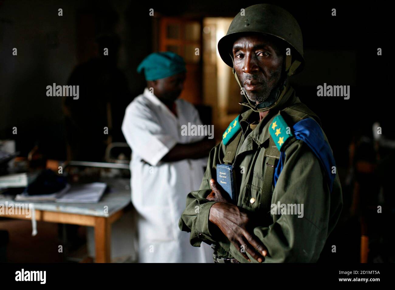 Africa machine guns rebels hi-res stock photography and images - Alamy