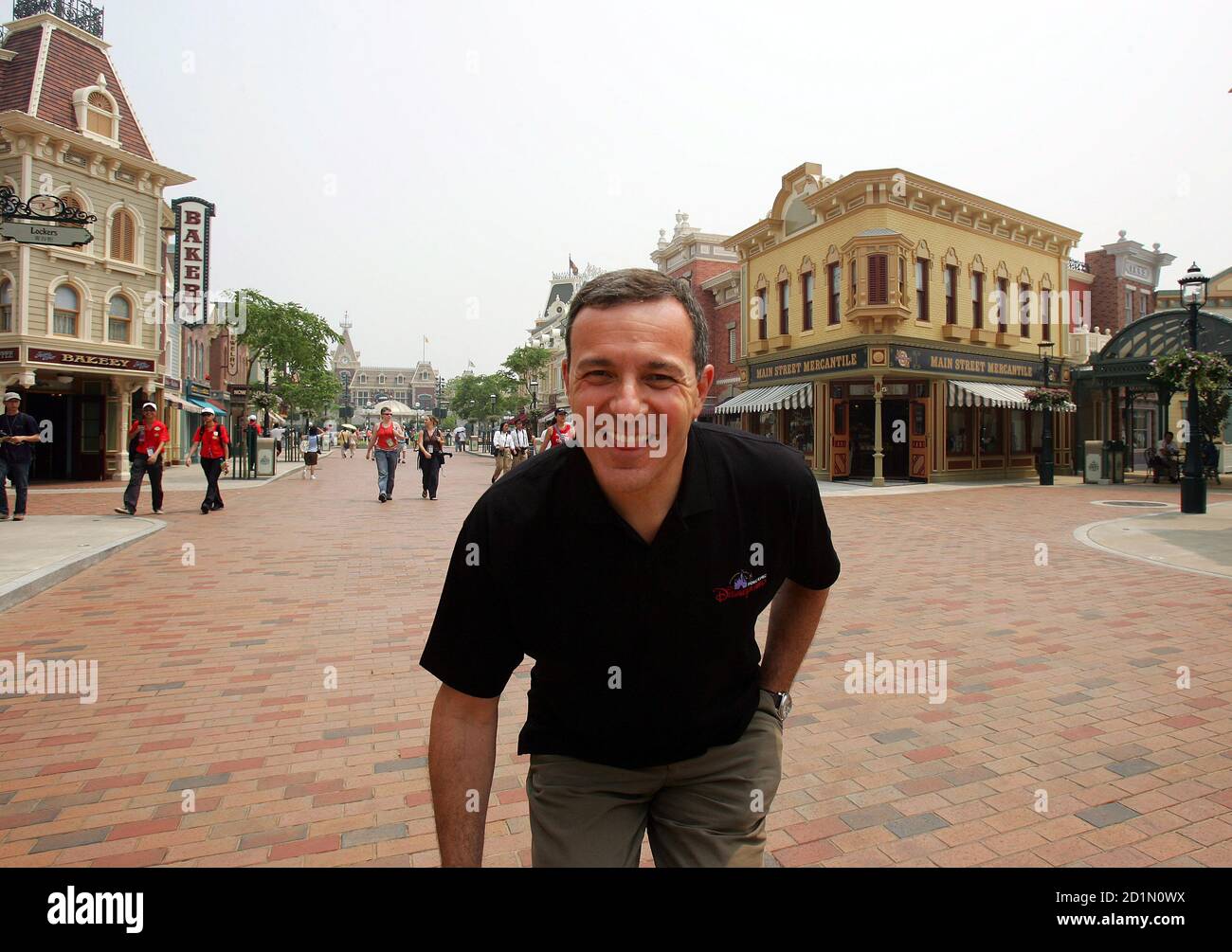 Michael eisner and robert iger hi-res stock photography and images - Alamy