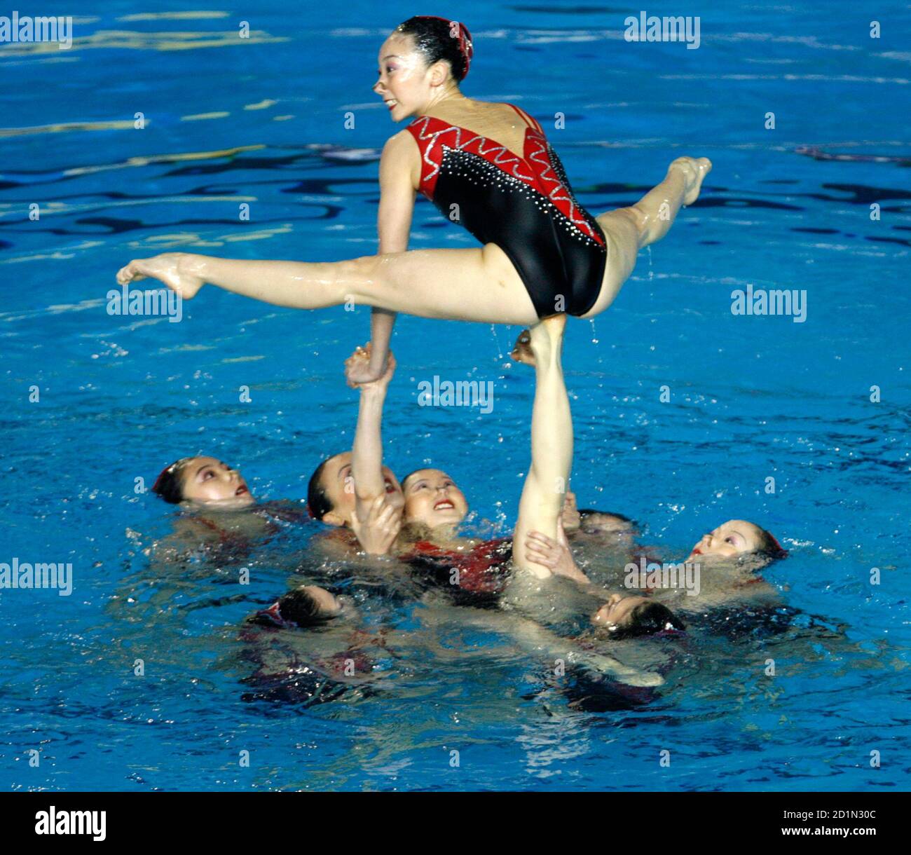 Chinese team in synchronized swimming hi-res stock photography and ...
