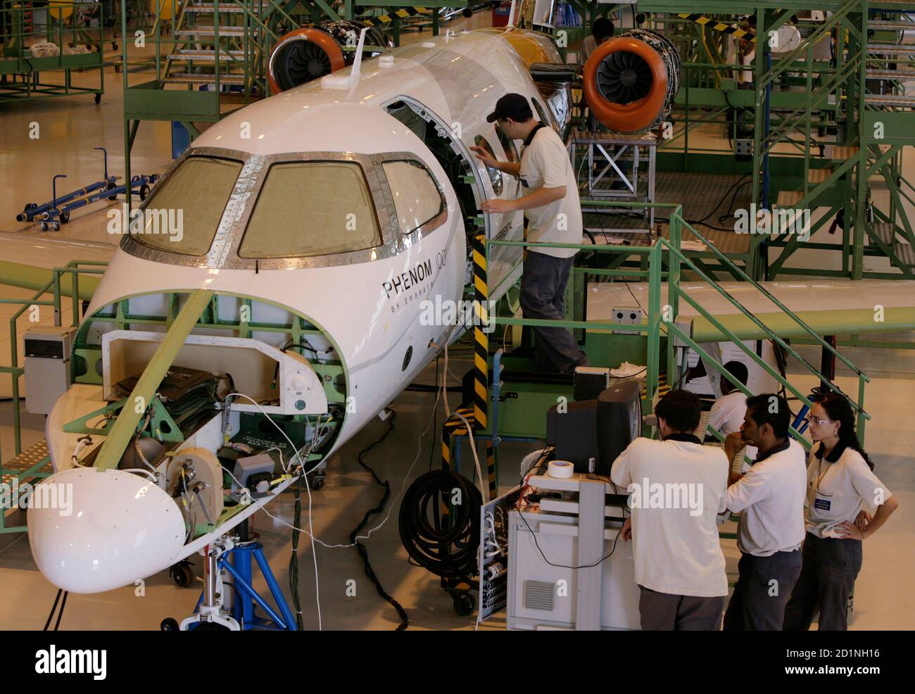 Embraer phenom executive jet hi-res stock photography and images - Alamy