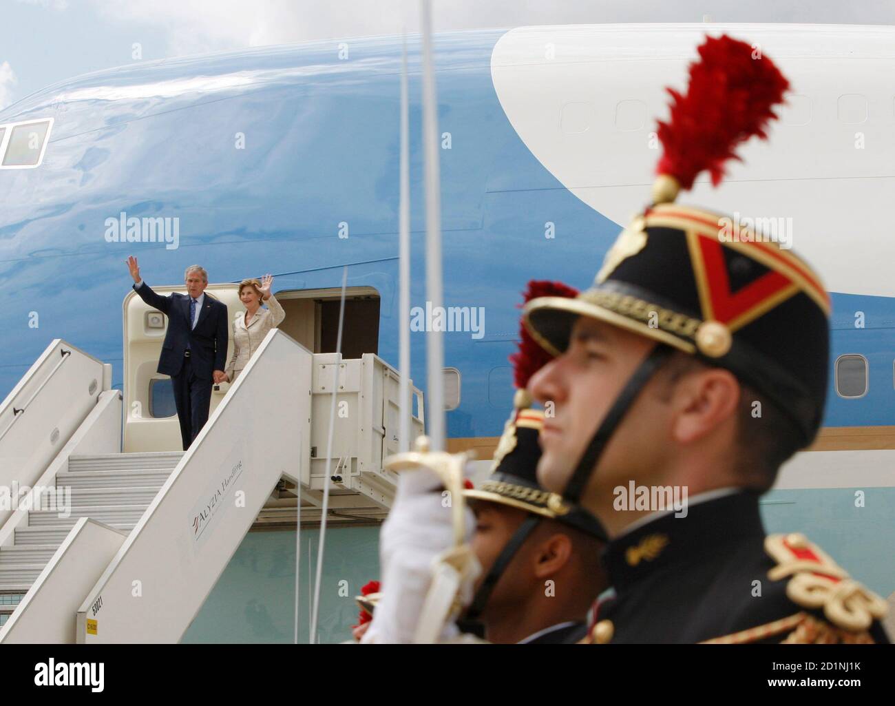 George bush uniform hi-res stock photography and images - Alamy