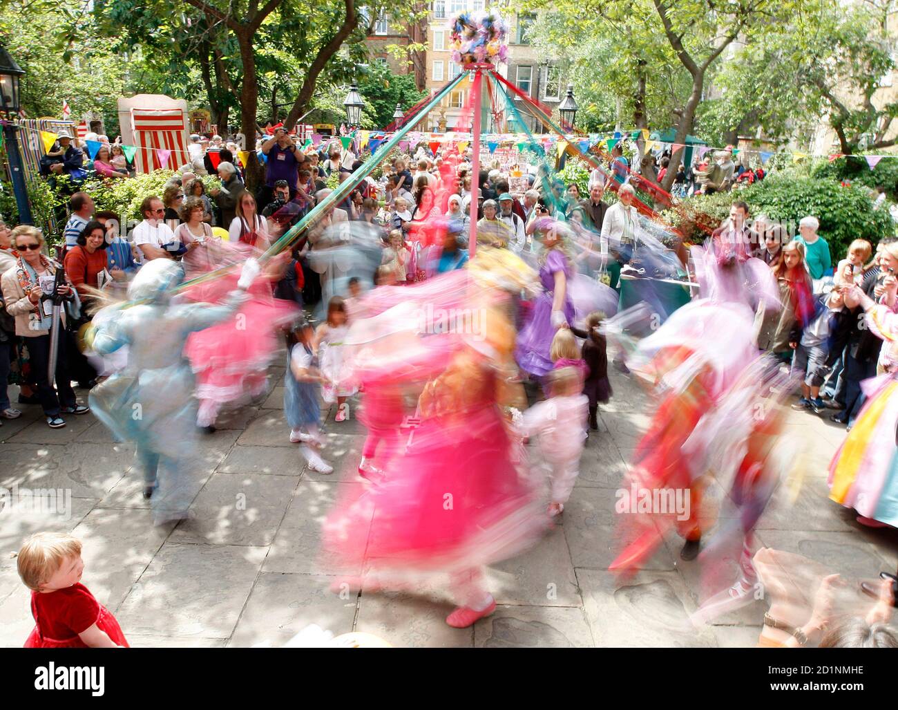 May queens hi-res stock photography and images - Alamy