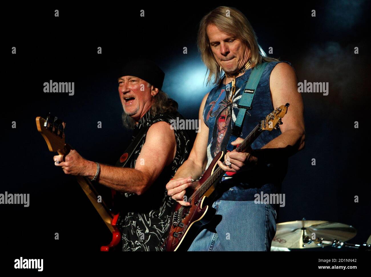 Deep purple entertainment hi-res stock photography and images - Alamy