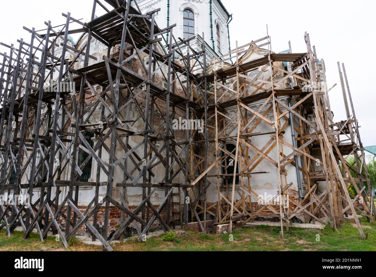 photo restoration of the church, scaffolding Stock Photo - Alamy