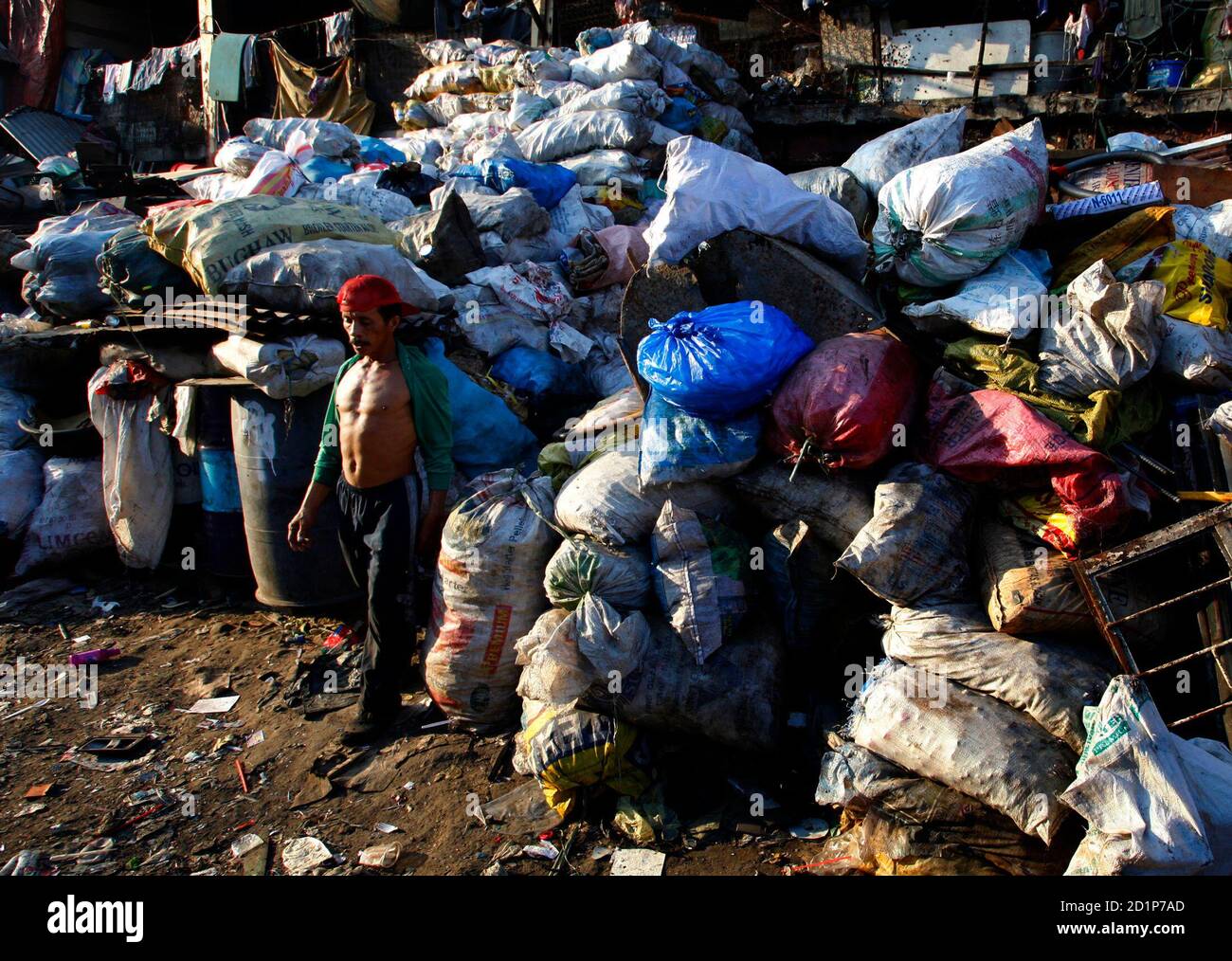 Philippines manila slum tondo hi-res stock photography and images - Alamy