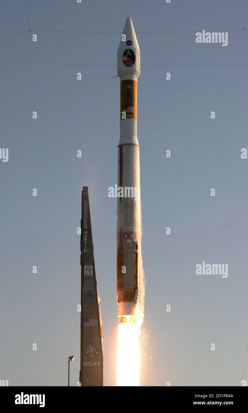 Lockheed Martin Atlas V rocket lifts off from pad 41 with the Mars ...