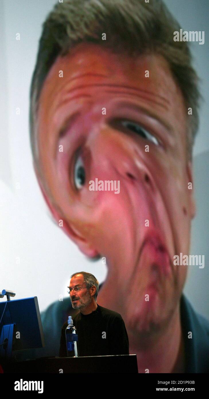 Distorted screen hi-res stock photography and images - Alamy