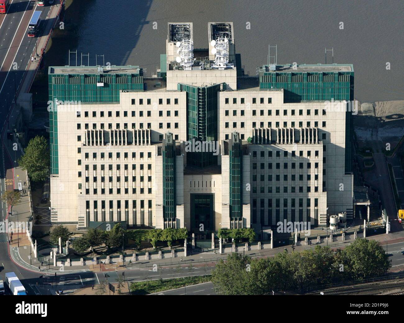 Mi6 headquarters hi-res stock photography and images - Alamy