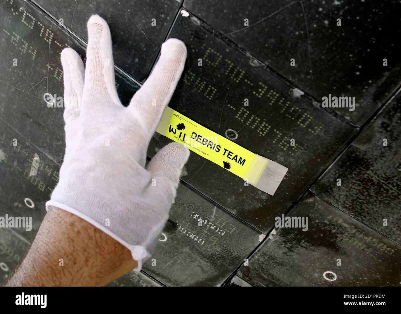 Space shuttle tiles hi-res stock photography and images - Alamy