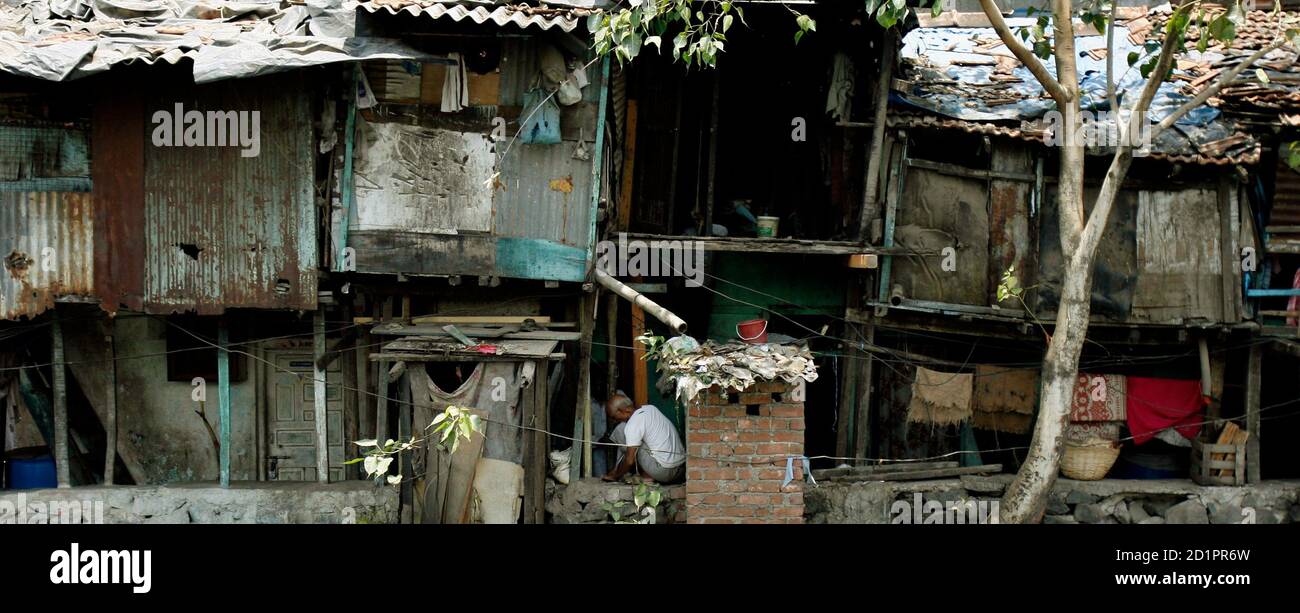 Asias largest slum dharavi hi-res stock photography and images - Alamy