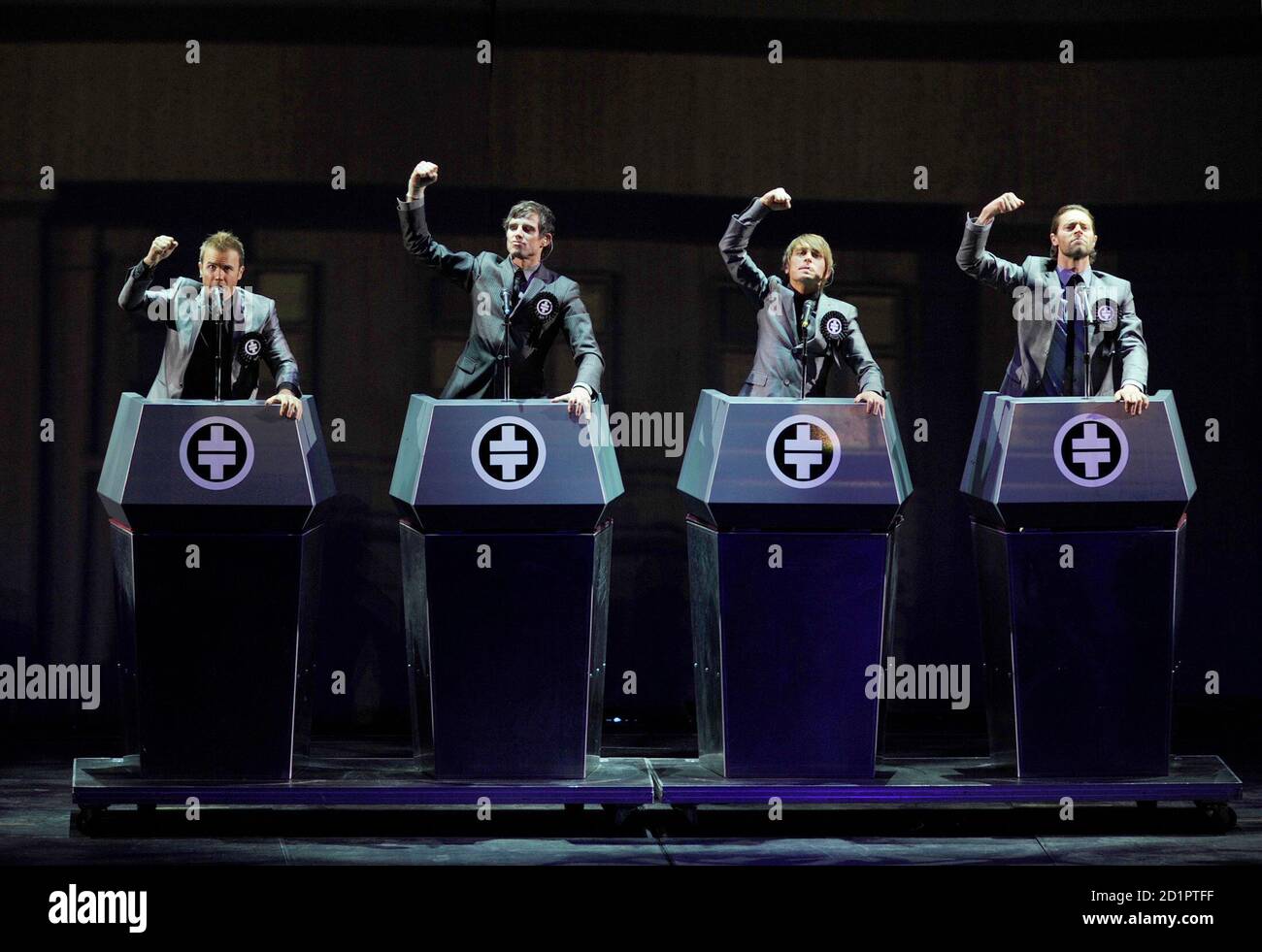 Gary barlow of take that on stage hi-res stock photography and images ...