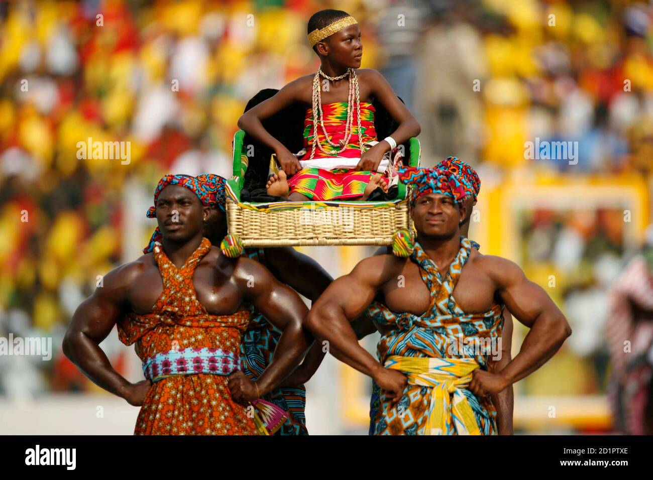 Ghana traditional dress hi-res stock photography and images - Alamy