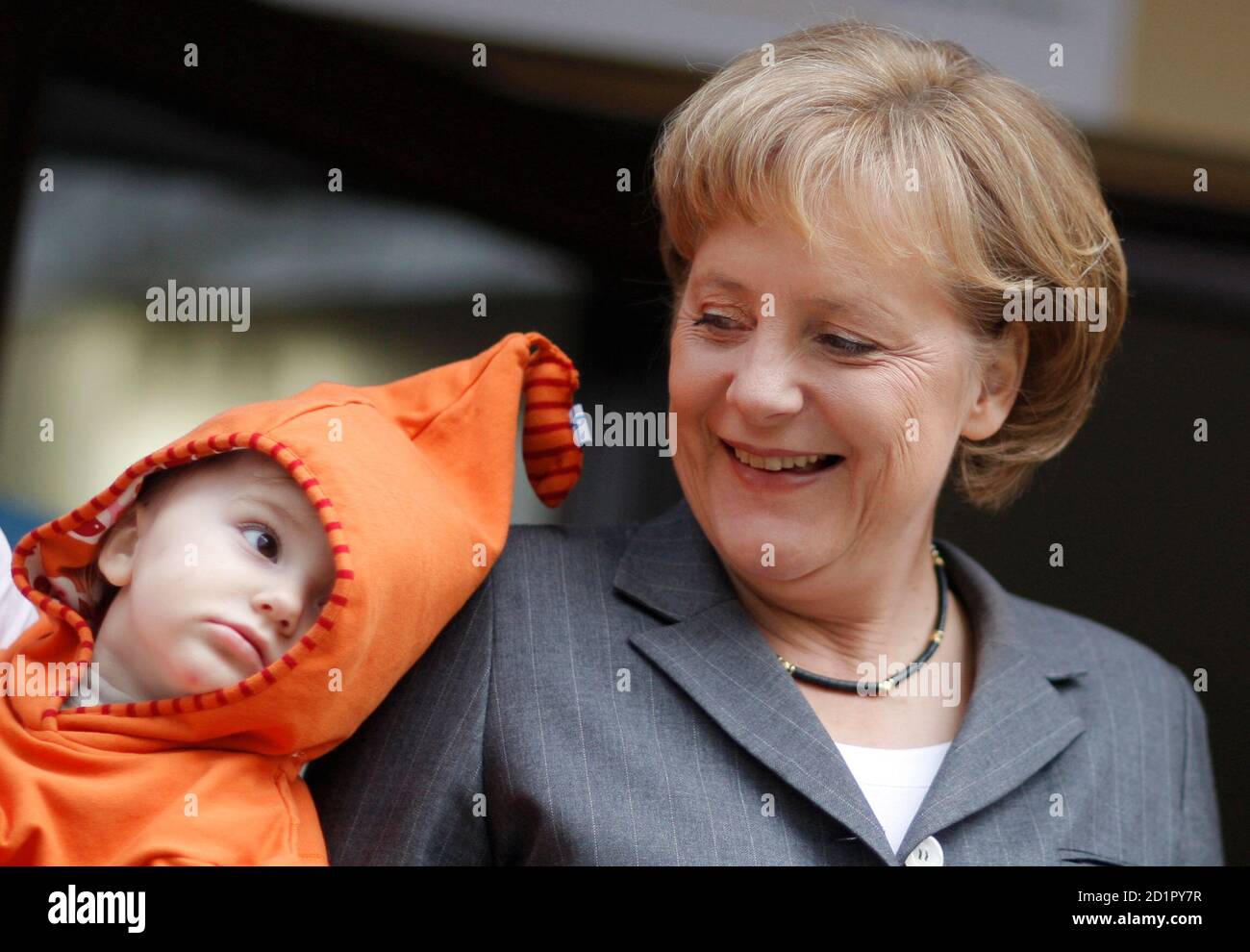 Women look familiar hi-res stock photography and images - Alamy