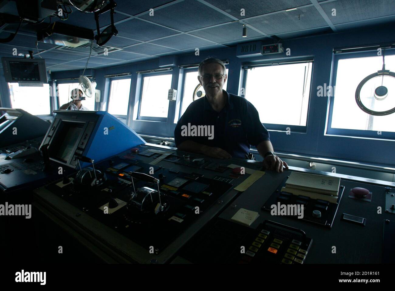 Usns Pathfinder High Resolution Stock Photography and Images - Alamy