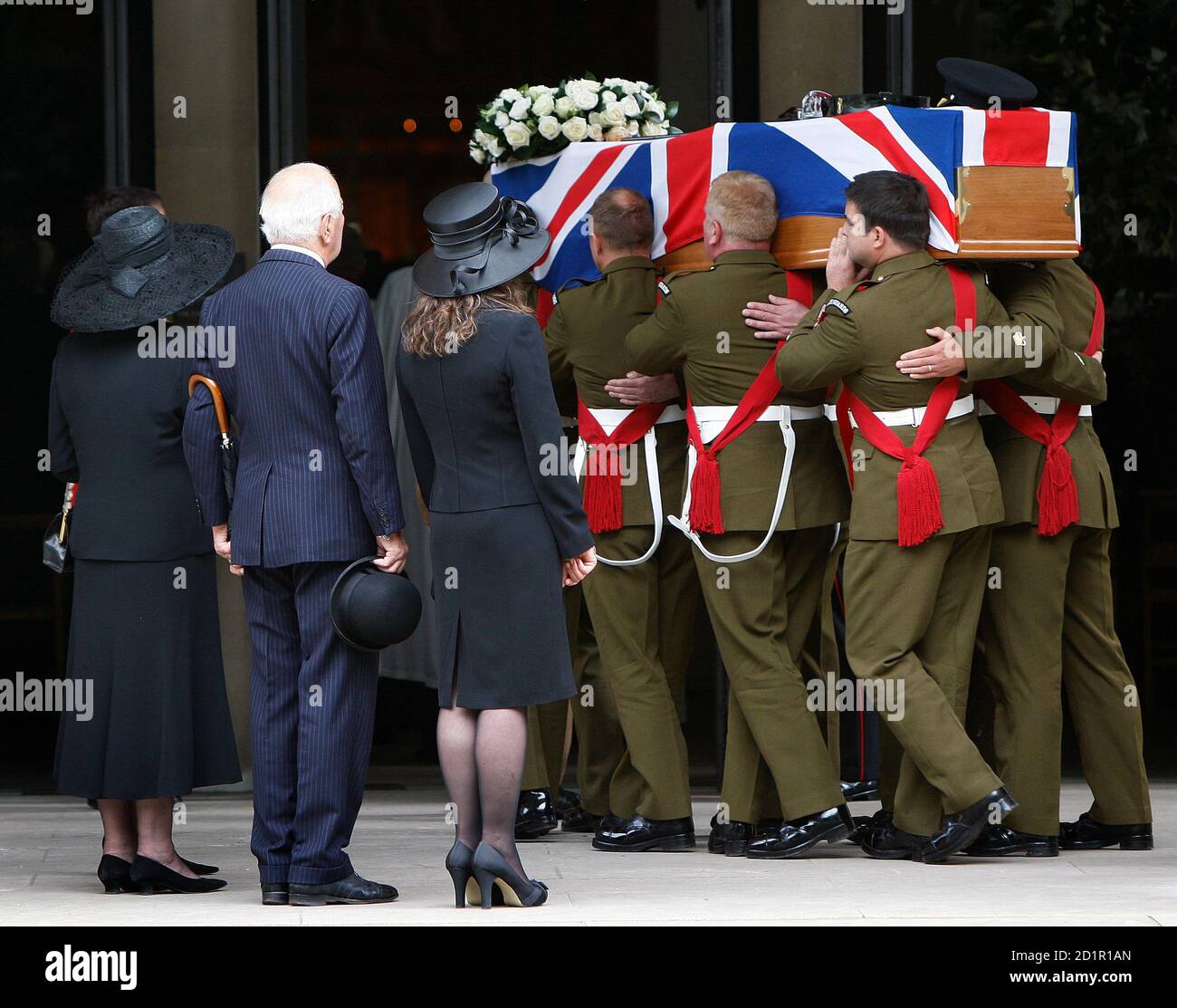 The coffin lieutenant colonel rupert thorneloe hi-res stock photography ...