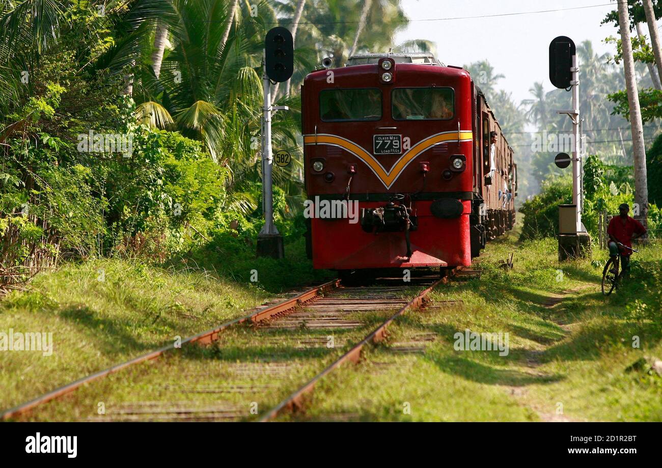 Sri lanka tsunami train hi-res stock photography and images - Alamy