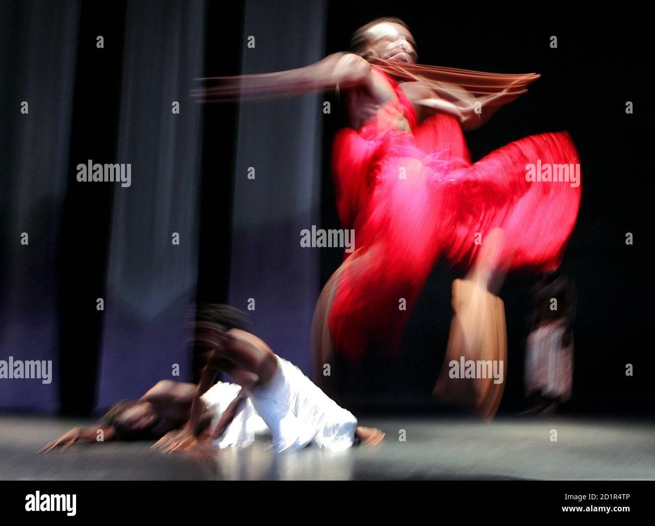 African dancers art hi-res stock photography and images - Alamy