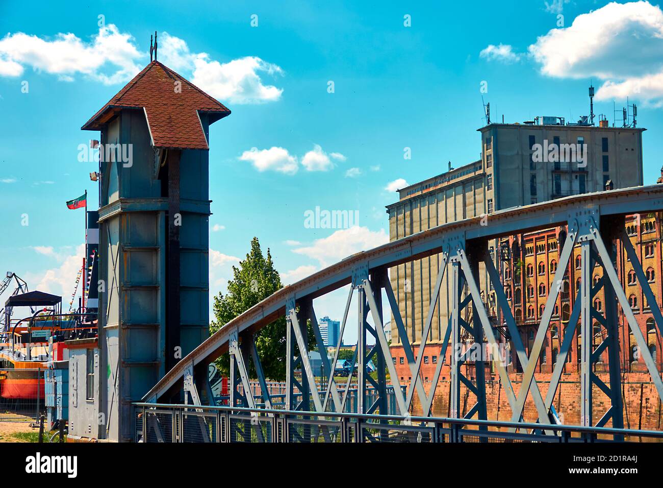 Bridge tender house hi-res stock photography and images - Alamy