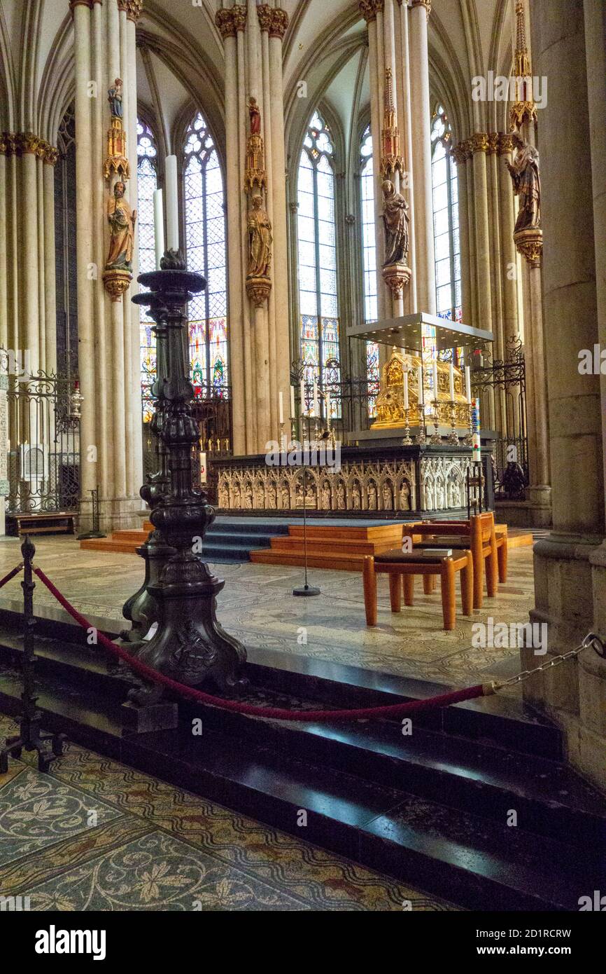Medieval shrine relics hi-res stock photography and images - Alamy