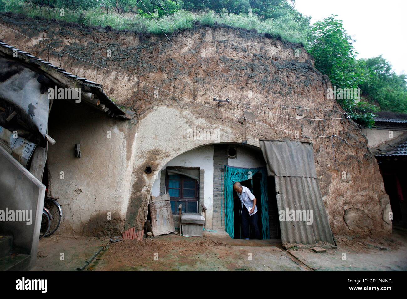 Dug out cave hi-res stock photography and images - Alamy