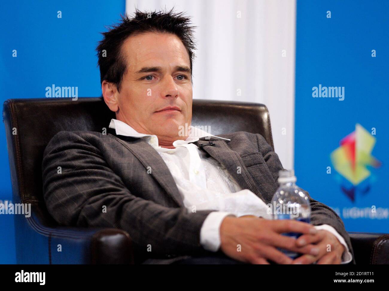 Paul gross hi-res stock photography and images - Alamy