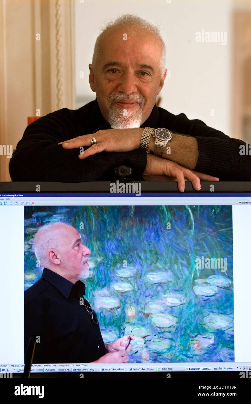 The alchemist by paulo coelho hi-res stock photography and images - Alamy
