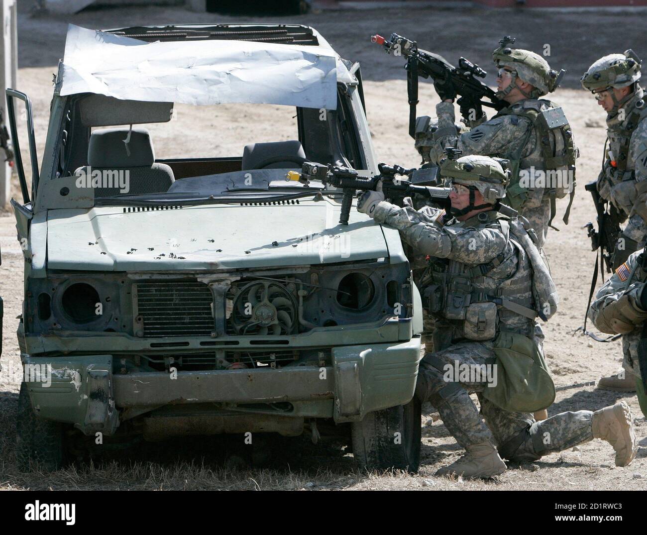 Military operation urban terrain hi-res stock photography and images ...