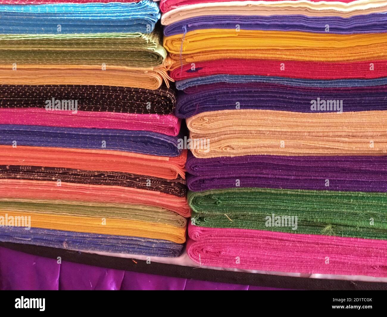 Fabric pieces hi-res stock photography and images - Alamy