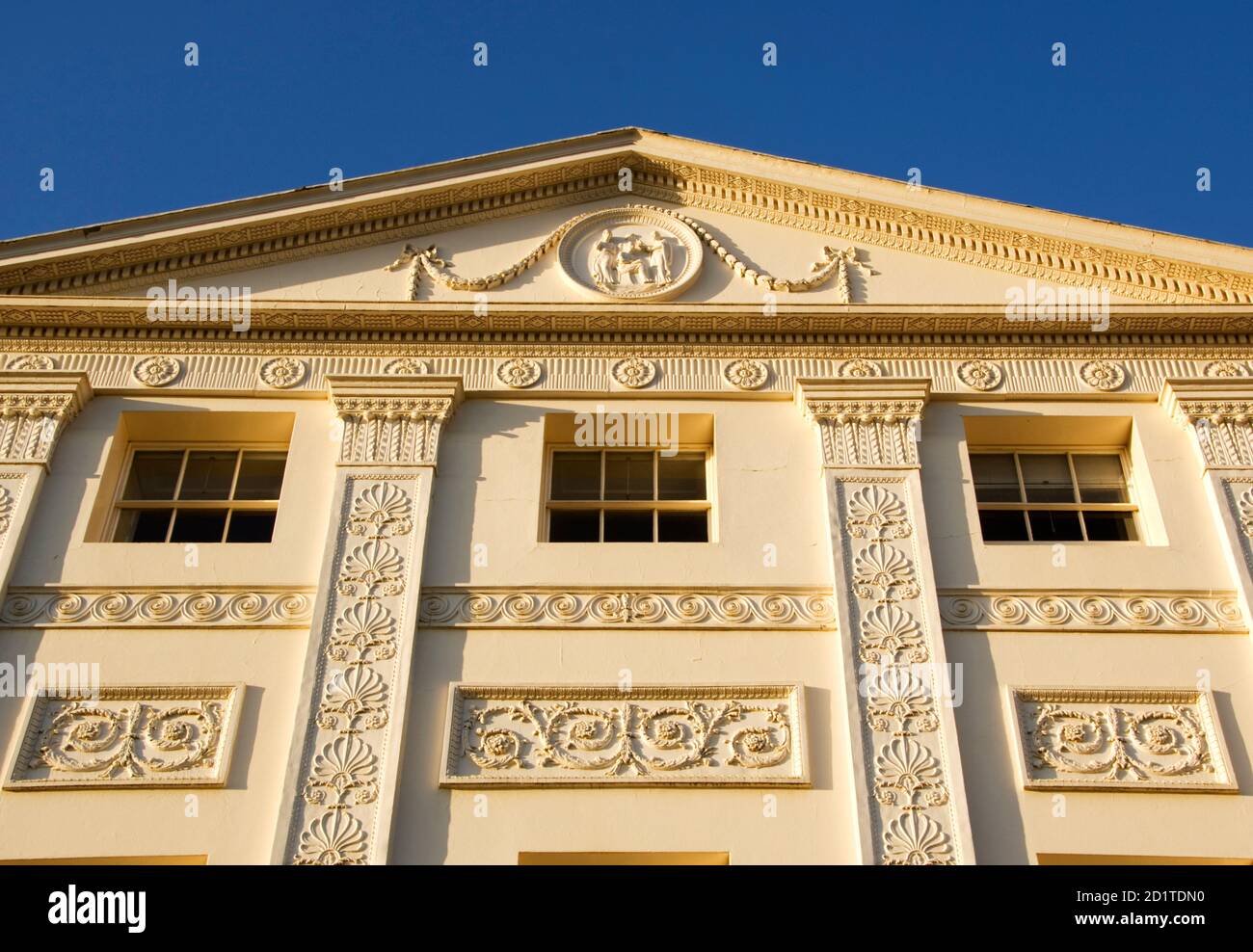 Architectural pediment hi-res stock photography and images - Alamy