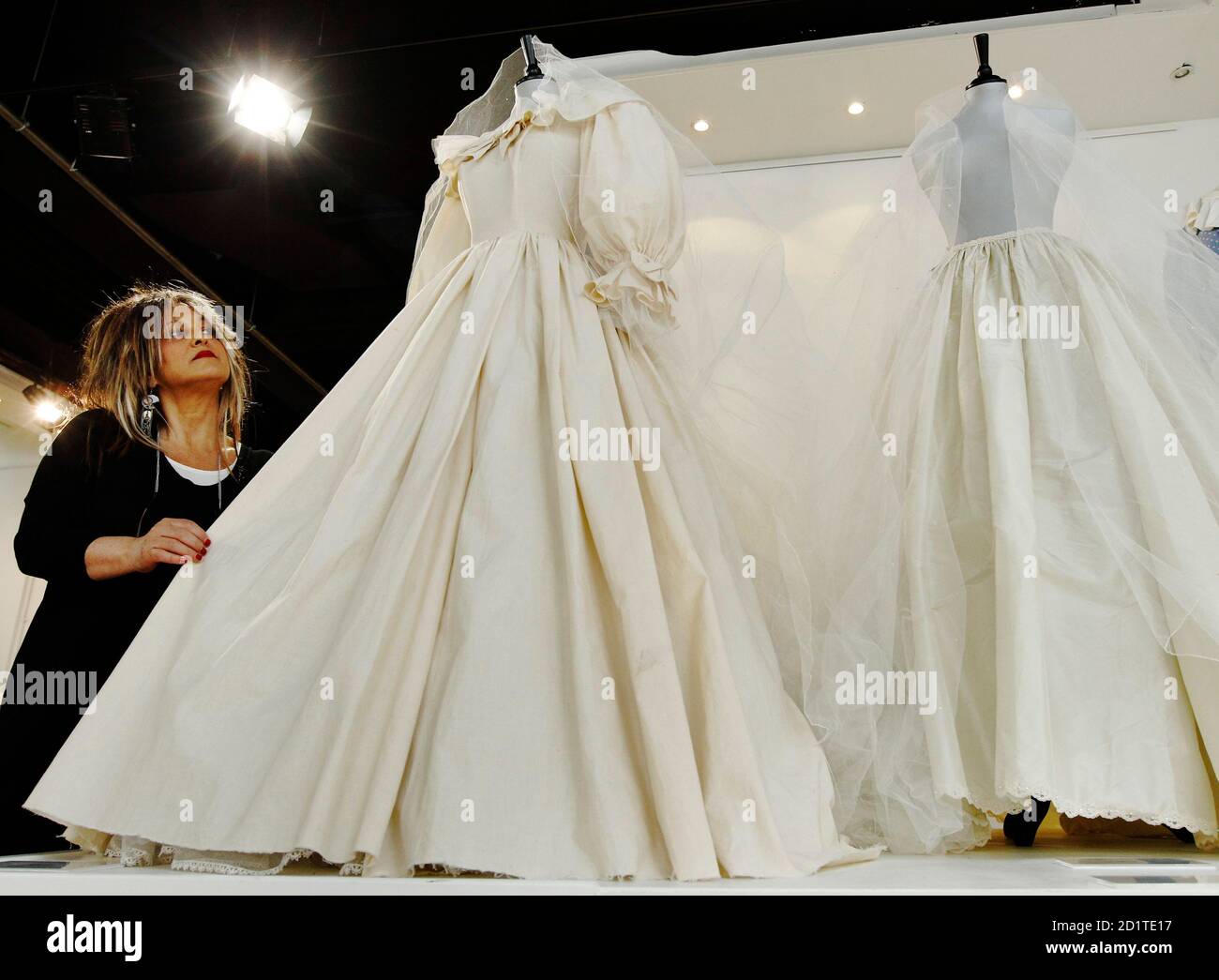 Elizabeth emanuel dress for diana london hi-res stock photography and ...