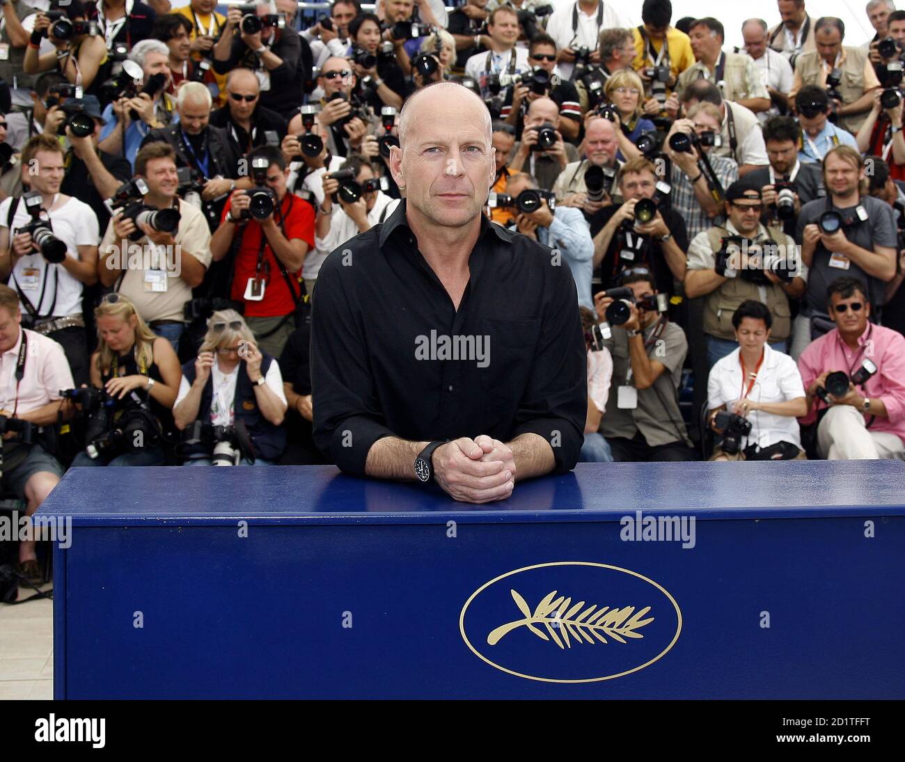 Cannes film festival over the hedge photocall hi-res stock photography ...