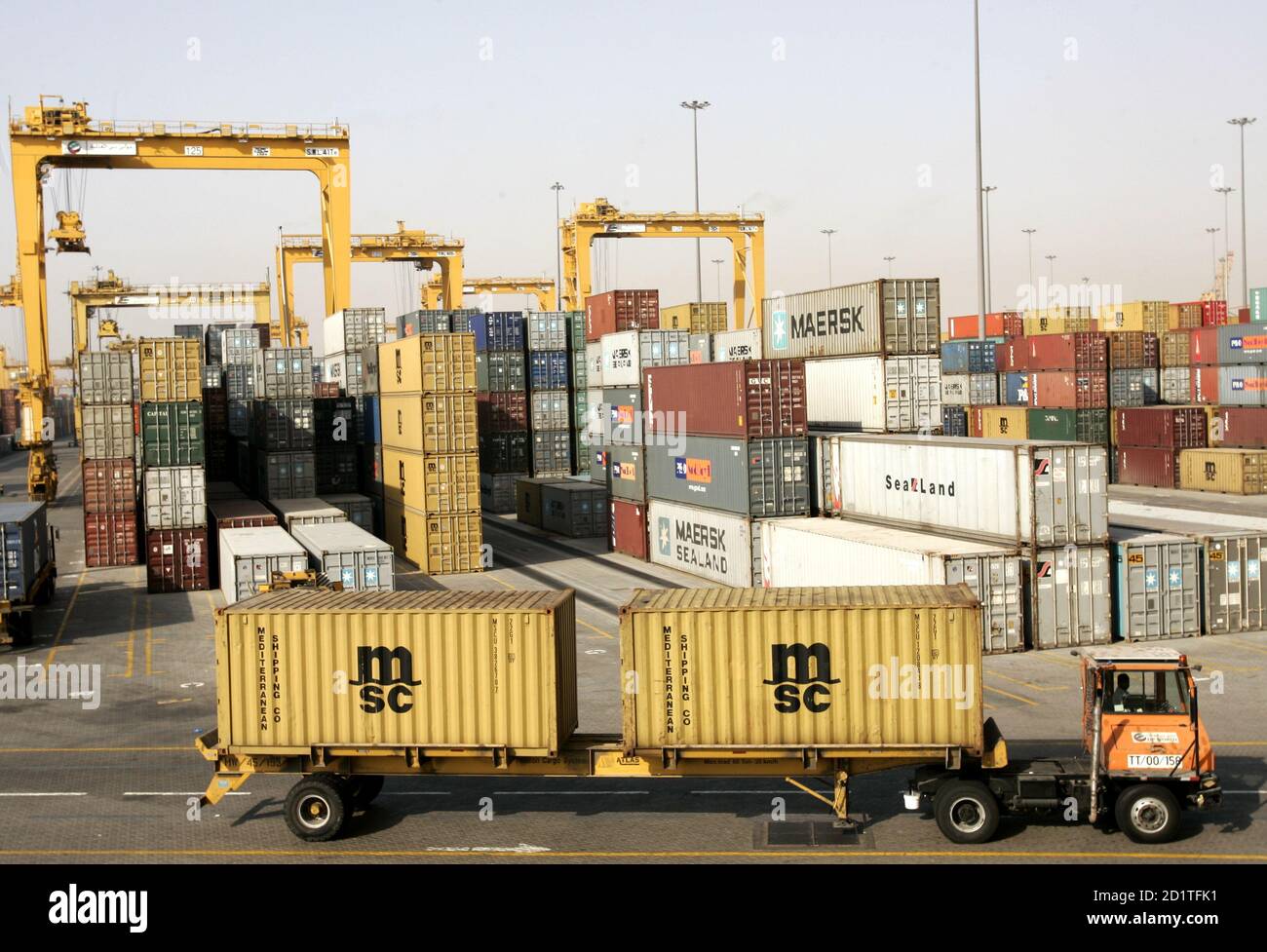 Dubai port containers hi-res stock photography and images - Alamy