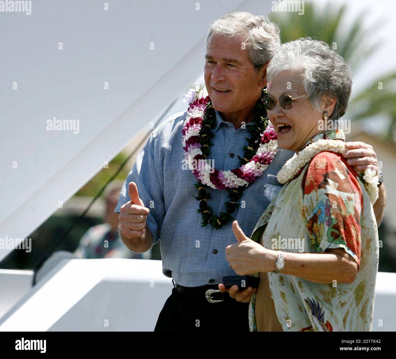 U s president george bush wears hi-res stock photography and images - Alamy