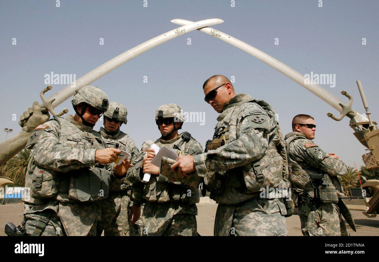 Cross sabers in baghdad hi-res stock photography and images - Alamy