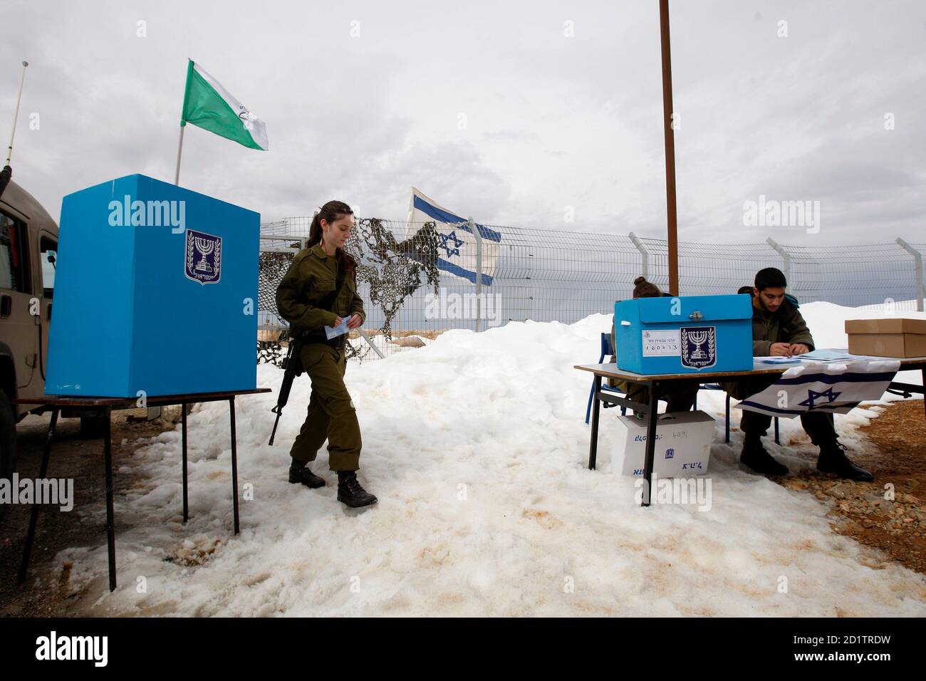 Voting booth soldier hi-res stock photography and images - Alamy