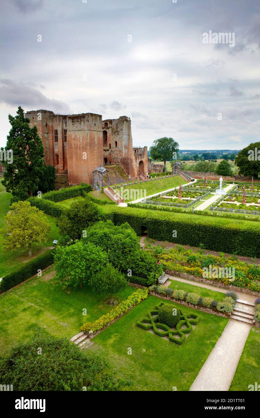 Elizabethan style architecture hi-res stock photography and images - Alamy