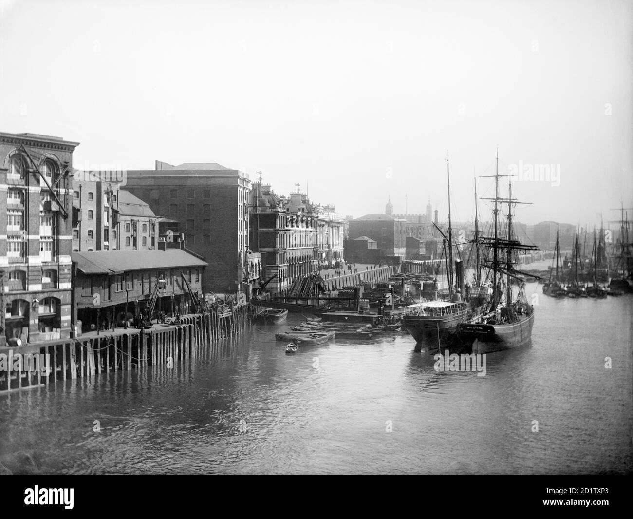 Old billingsgate market city london Black and White Stock Photos ...