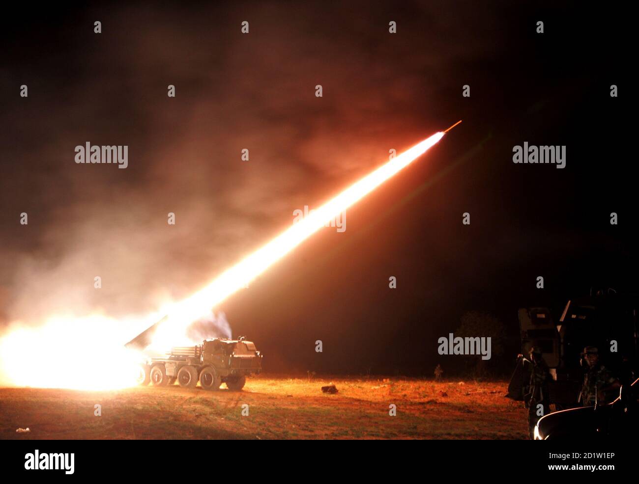 Military rocket launcher hi-res stock photography and images - Alamy