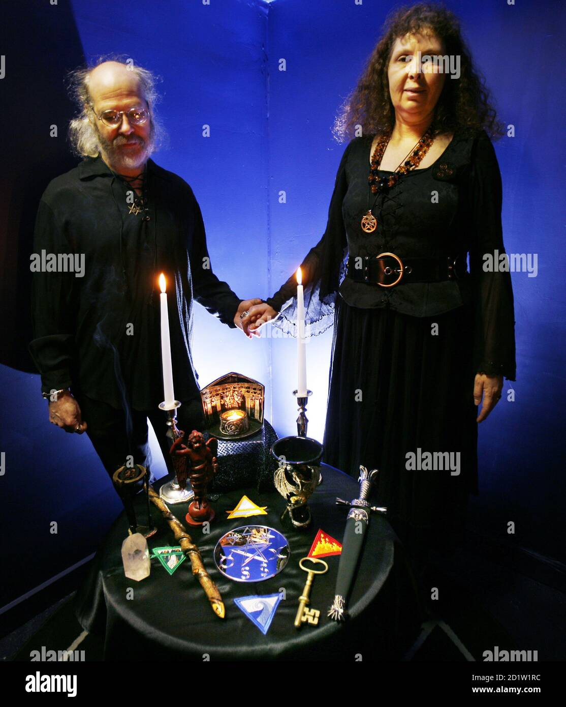 Witches altar hi-res stock photography and images - Alamy