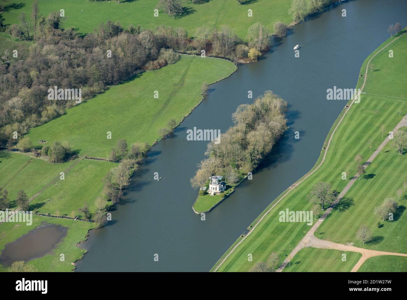 Temple Island, an island in the River Thames and lies at the start of ...